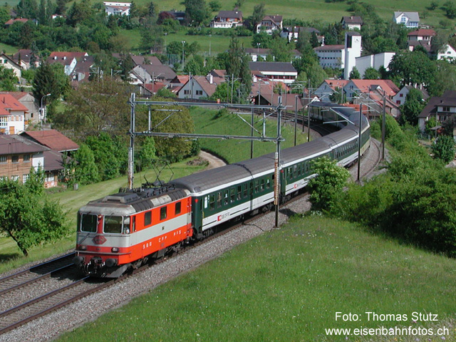 2003 - Re 4/4 II "Swiss-Express" - www.eisenbahnfotos.ch